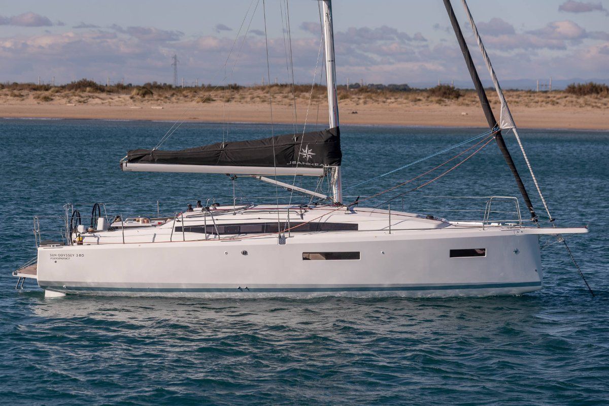 2024 Jeanneau Sun Odyssey 380 | Boat Research | Yachthub