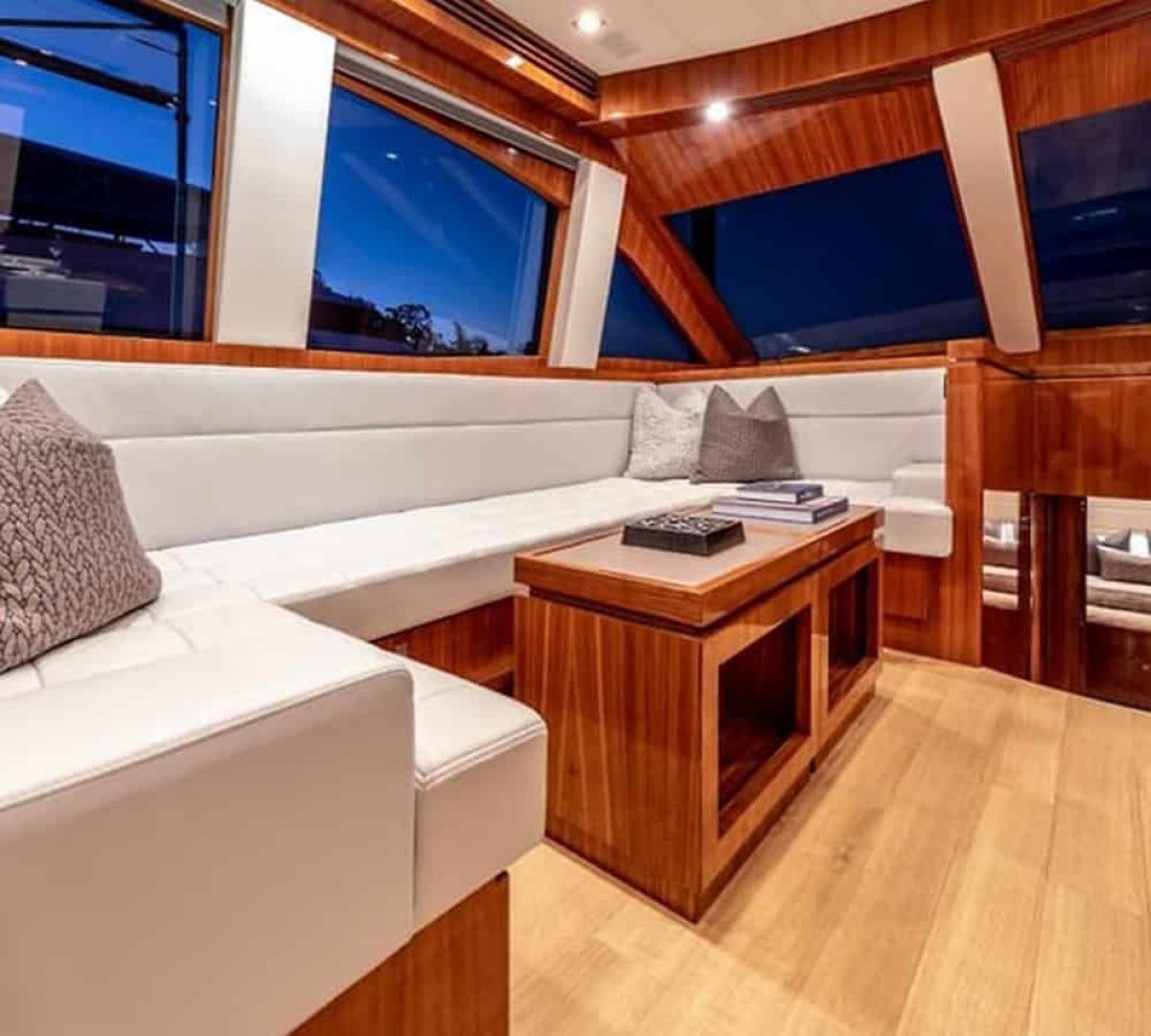 2024 Whitehaven 7300 Flybridge | Boat Research | Boats Online