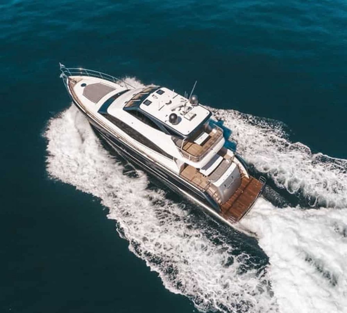 2024 Whitehaven 7300 Flybridge | Boat Research | Boats Online