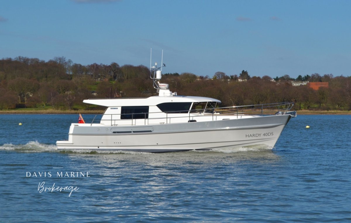2024 Hardy Motor Yachts 40ds | Boat Research | BoatsOnline