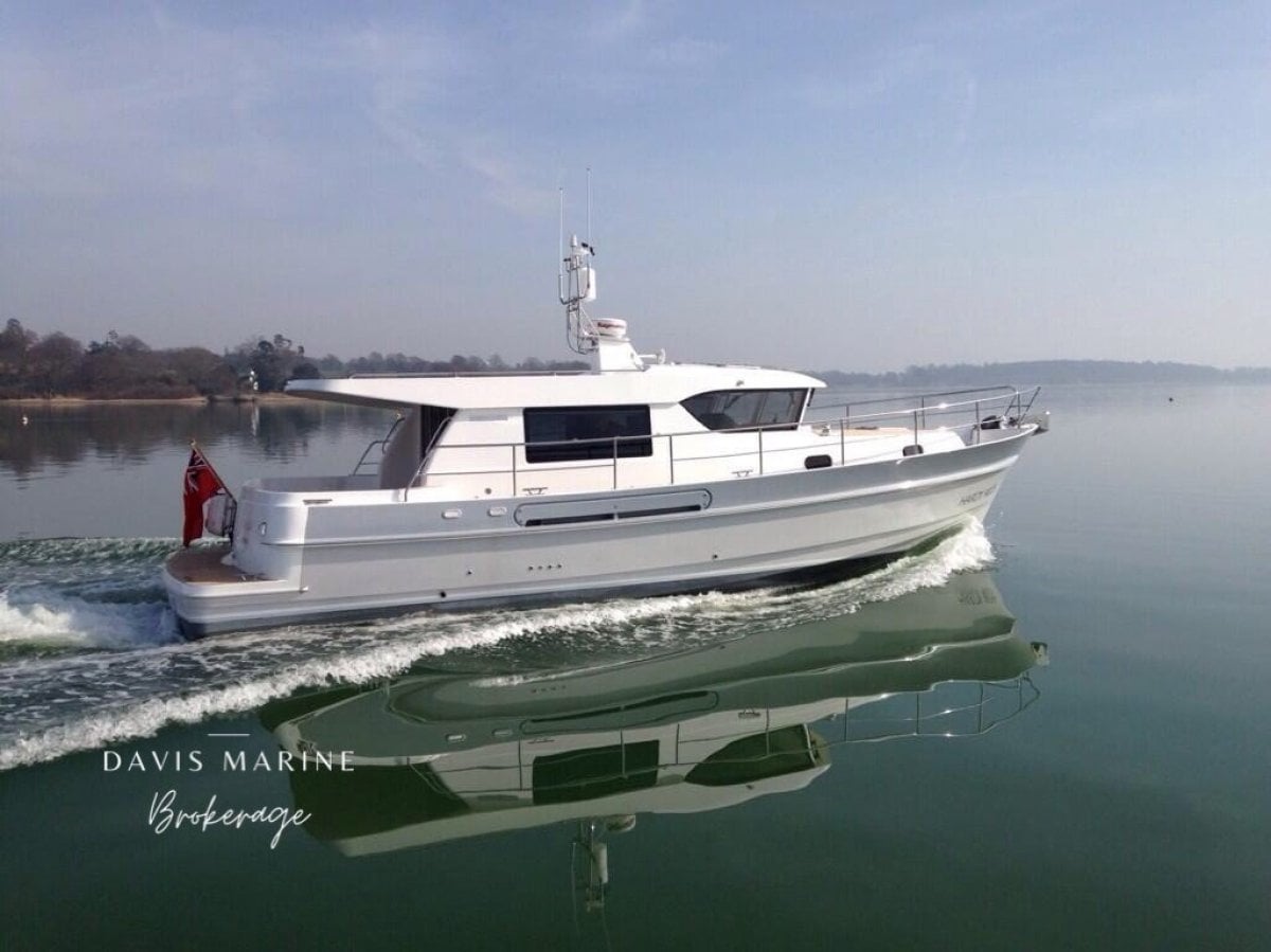 2024 Hardy Motor Yachts 40ds | Boat Research | Boats Online