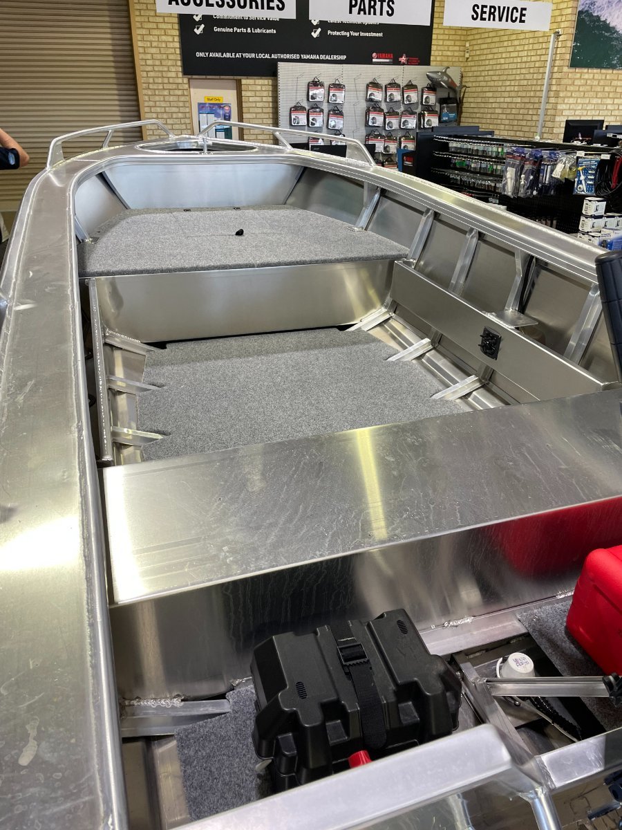 2022 Stessco Catcher 420 Limited | Boat Research | Boats Online