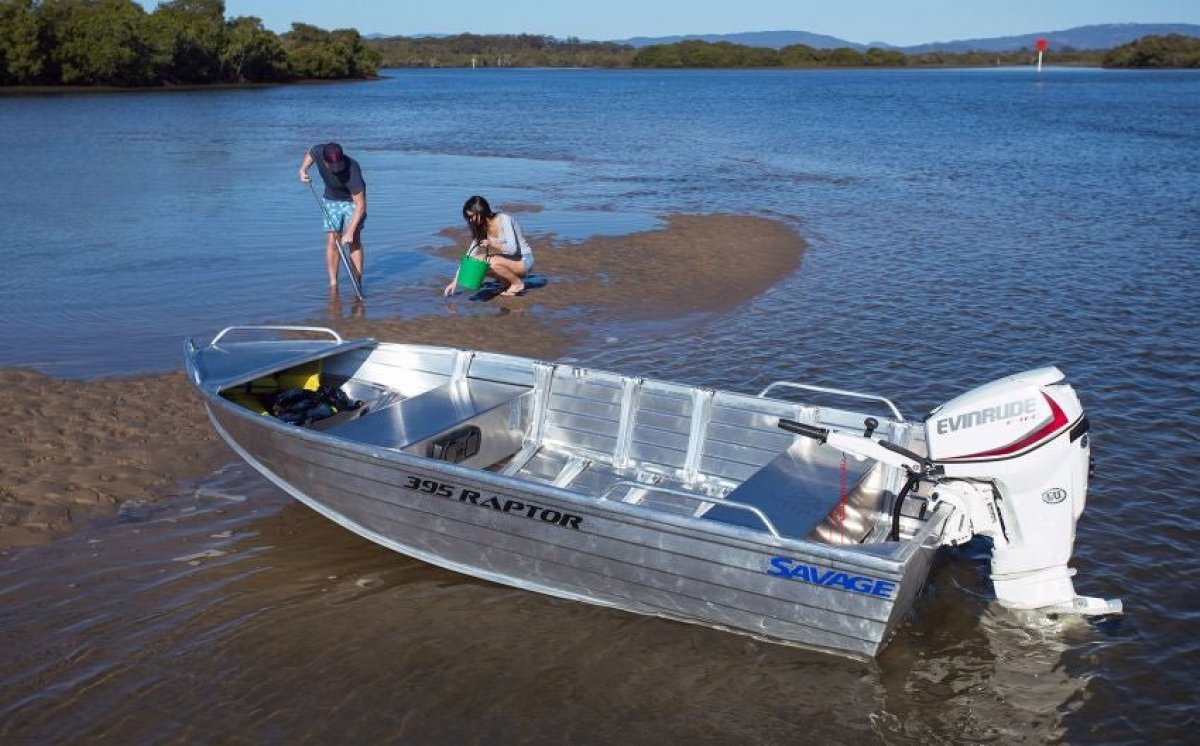 2023 Savage 395 Raptor | Boat Research | Boats Online