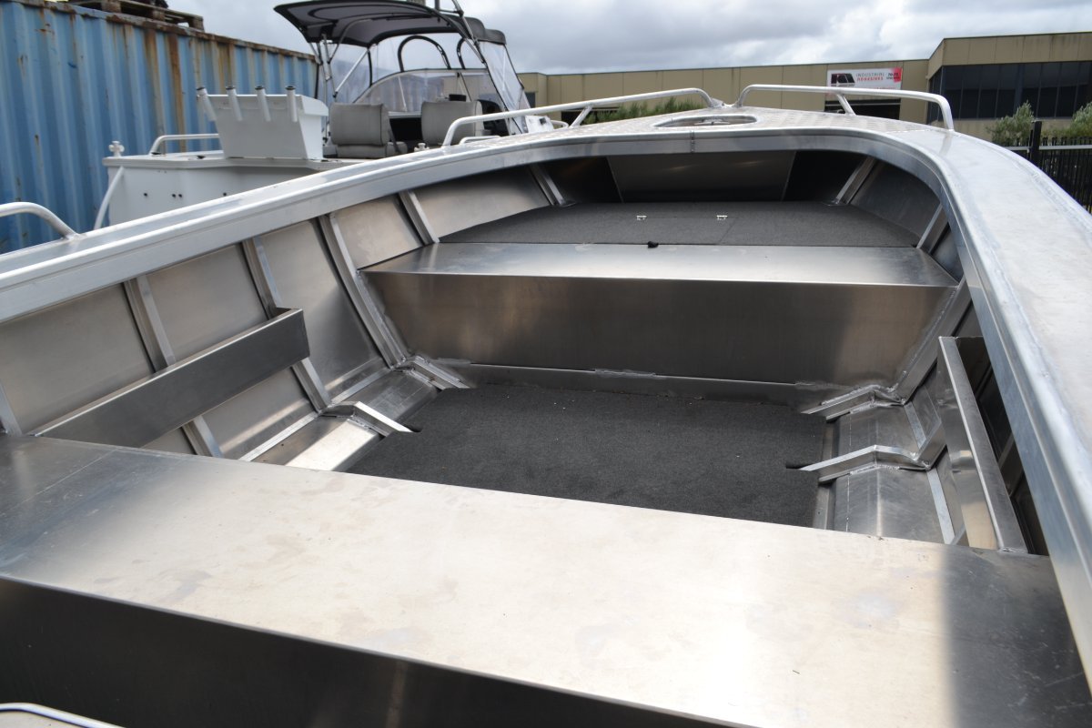 2023 Stessl 420 Apache | Boat Research | Boats Online