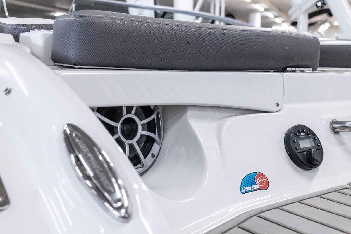 2022 Crownline 210 Ss | Boat Research | Yachthub