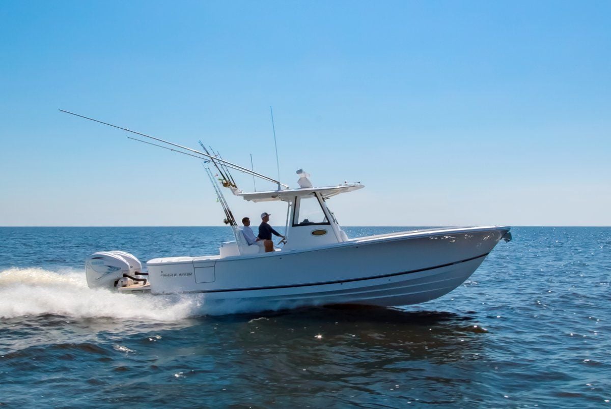 2023 Regulator 31 | Boat Research | Boats Online