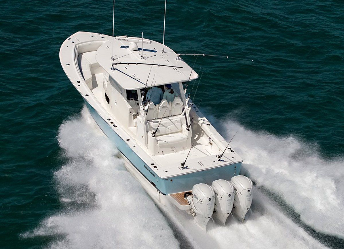 2023 Regulator 37 | Boat Research | Yachthub