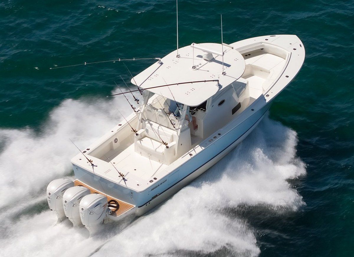 2023 Regulator 37 | Boat Research | Boats Online