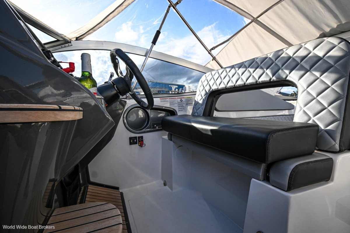 2021 Schaefer 303 | Boat Research | Boats Online