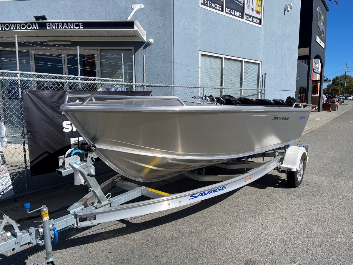 2023 Savage 485 Safari | Boat Research | BoatsOnline