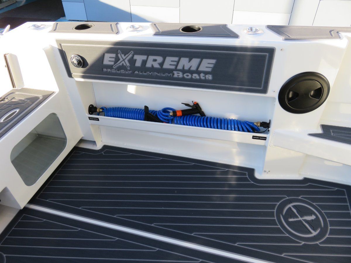 2023 Extreme 745 Walk Around | Boat Research | Yachthub