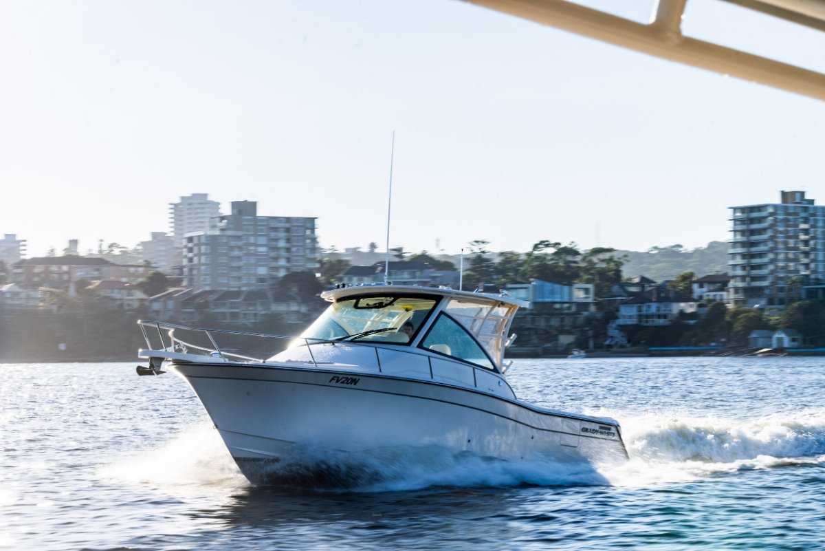 2024 Grady-white Express 330 | Boat Research | Yachthub