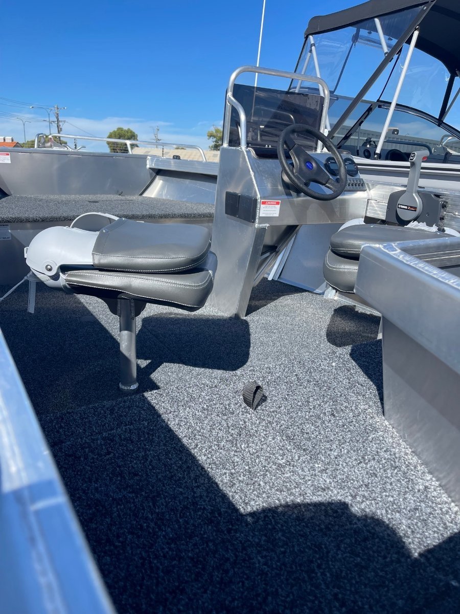 2023 Sea Jay 4.28 Avenger | Boat Research | Boats Online