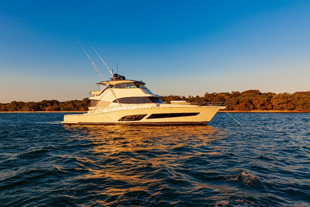 2024 Riviera 72 Sports Motor Yacht | Boat Research | Boats Online