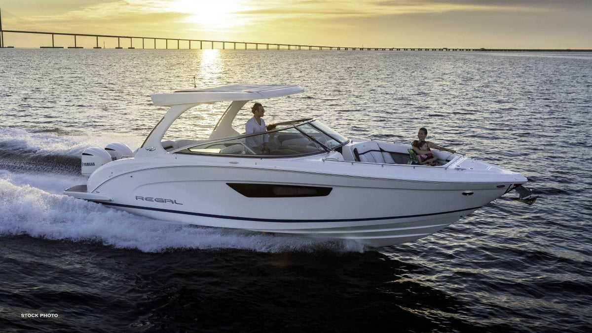 2024 Regal 33 Obx | Boat Research | Boats Online