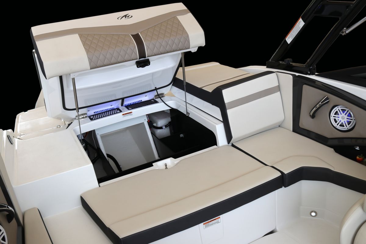 2022 Monterey 215 Super Sport | Boat Research | Yachthub