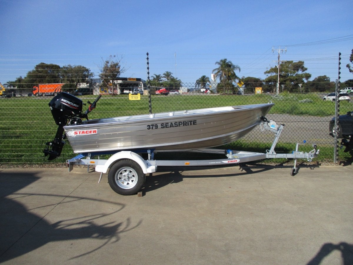 2024 Stacer 379 Seasprite | Boat Research | Boats Online