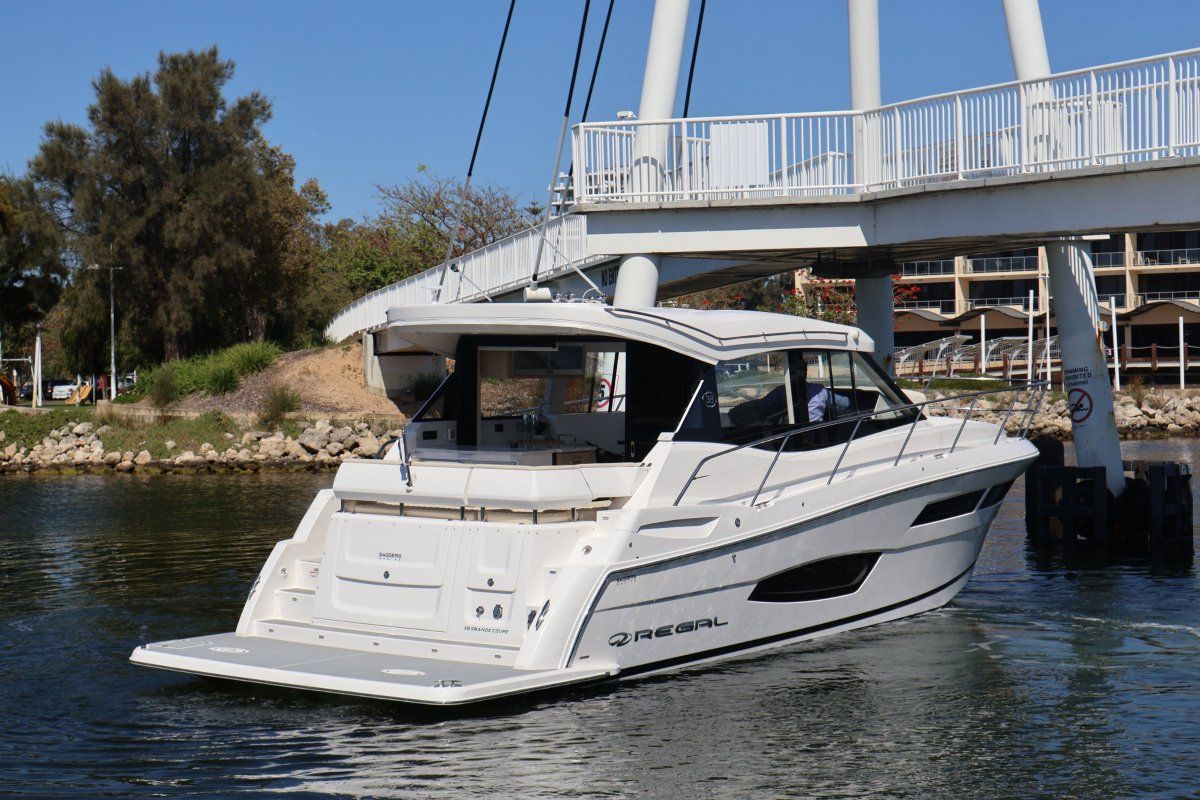 2023 Regal 38 Grande Coupe | Boat Research | Yachthub