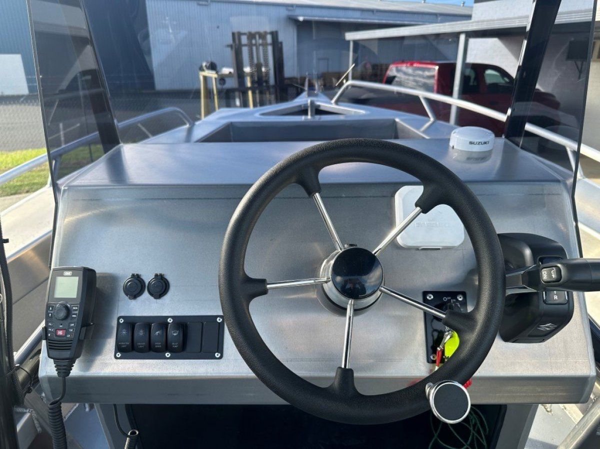 2022 Ballistic 570 Centre Console | Boat Research | BoatsOnline