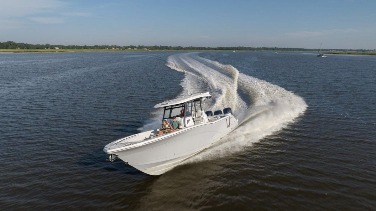 2024 Sea Fox 368 Commander | Boat Research | Yachthub