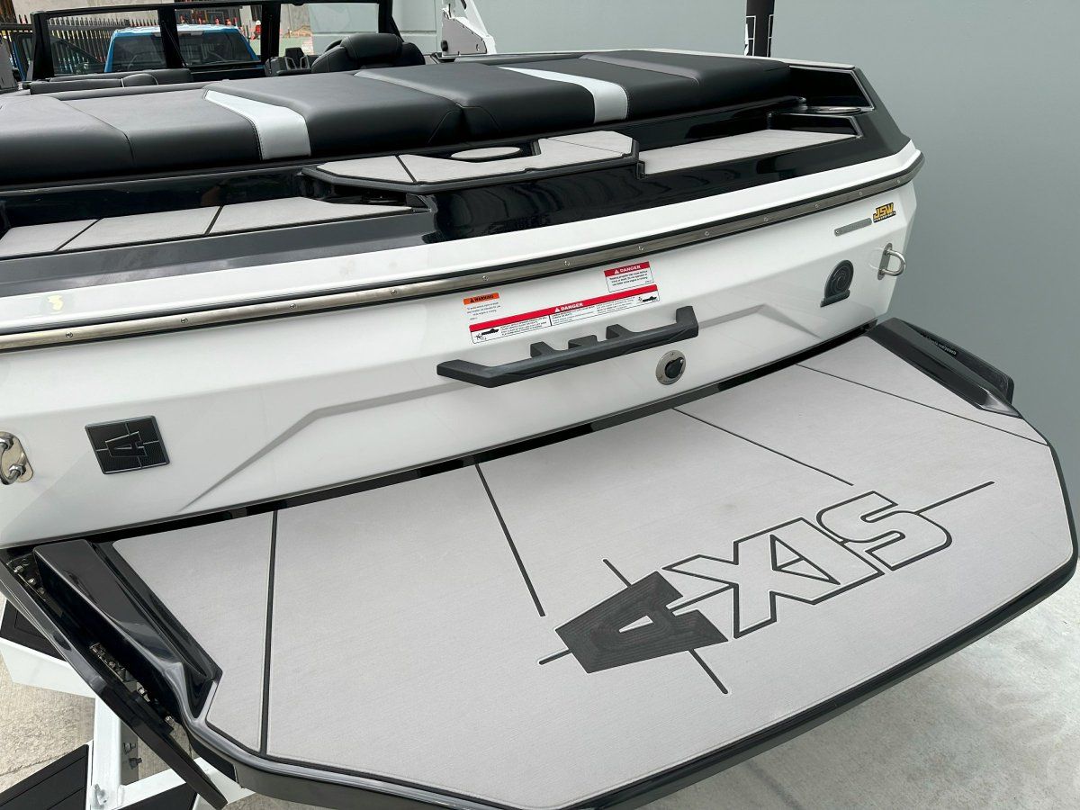 2023 Axis A225 | Boat Research | BoatsOnline