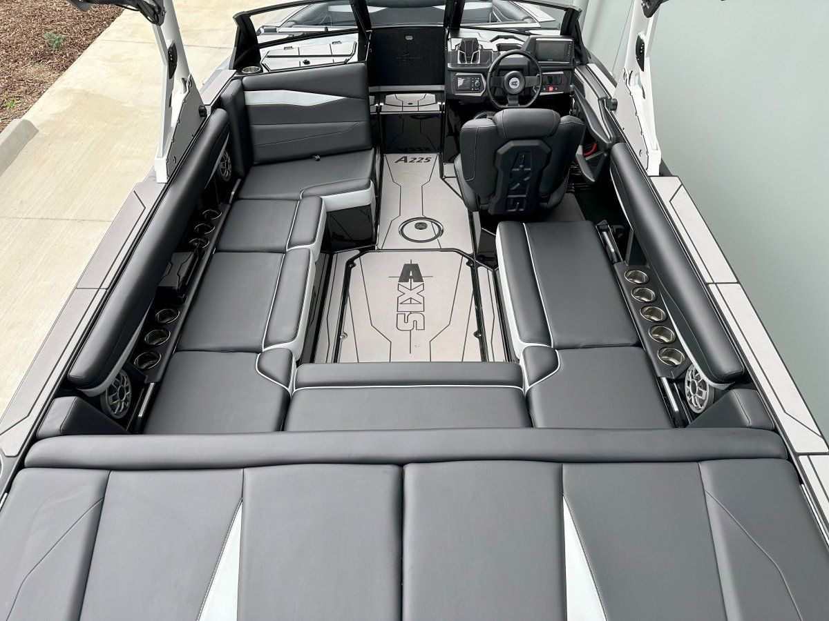 2023 Axis A225 | Boat Research | BoatsOnline