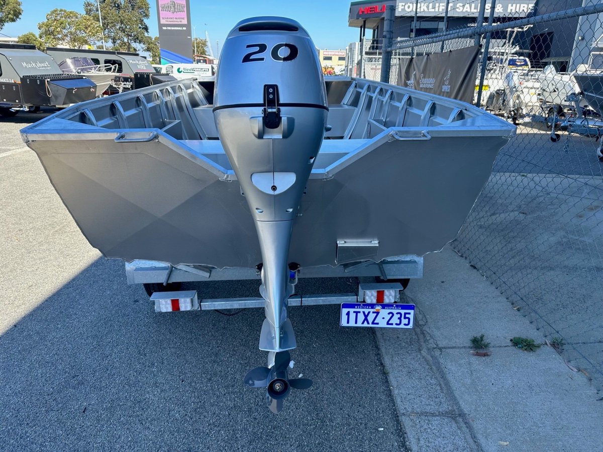 2023 Mad Dog 381 Boomer | Boat Research | Yachthub