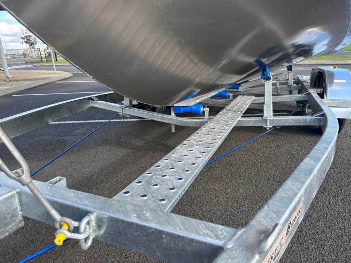 2022 Ballistic 570 Centre Console | Boat Research | Boats Online