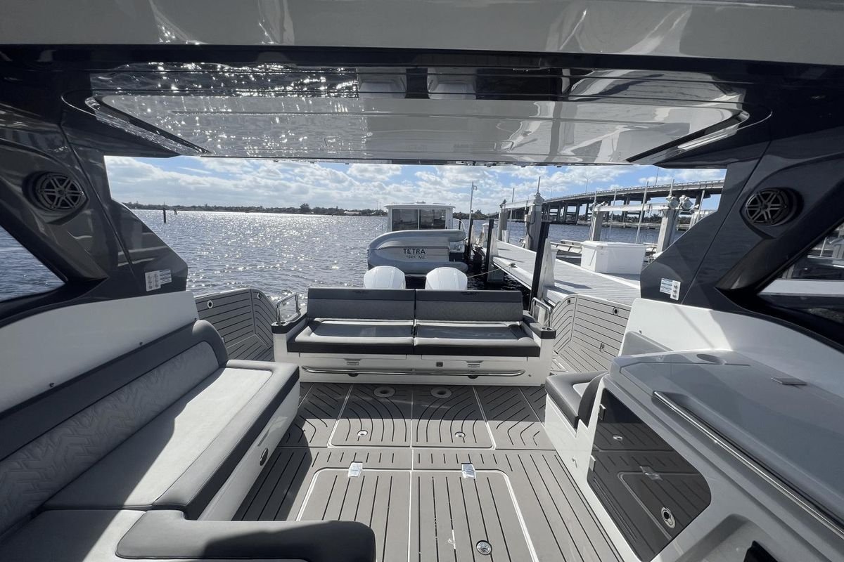 2024 Galeon 375 Gto | Boat Research | Yachthub