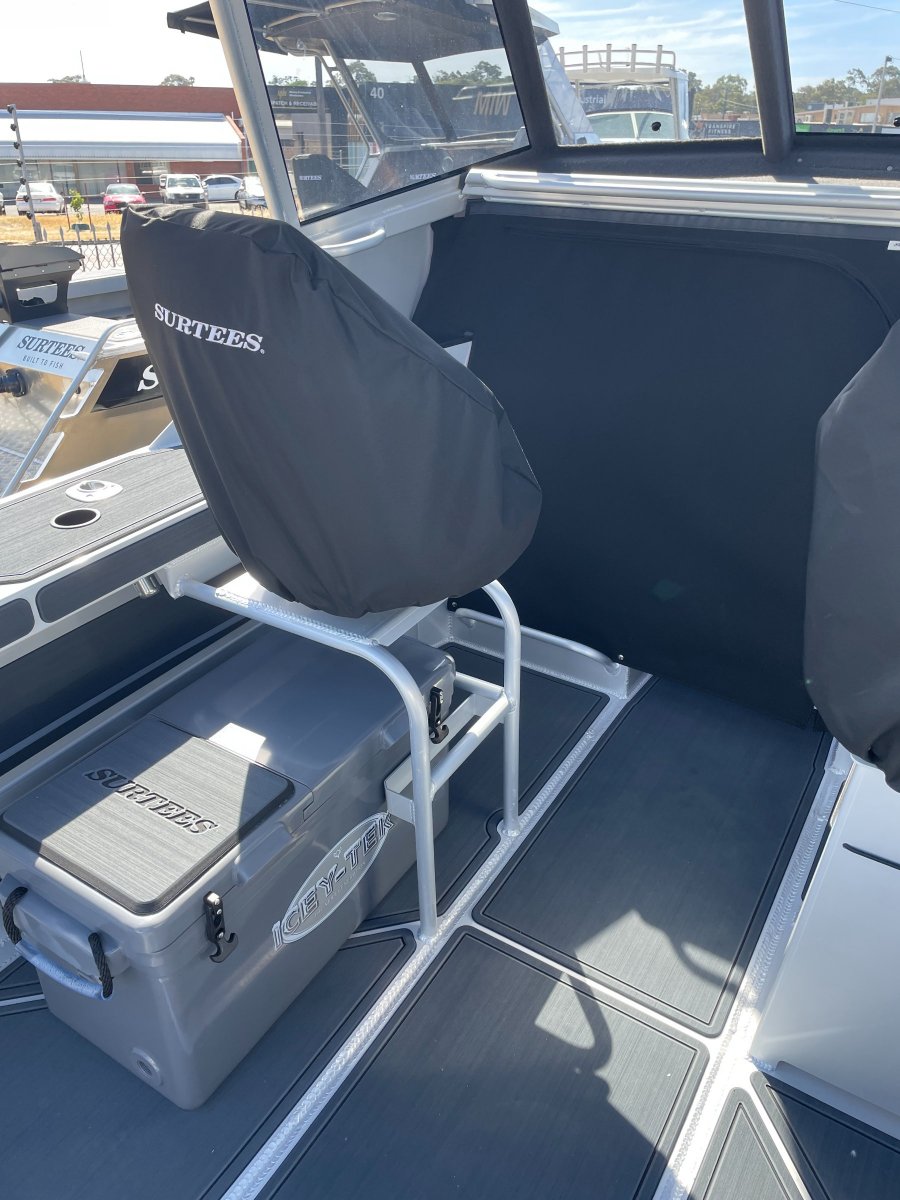 2023 Surtees 650ht Gamefisher | Boat Research | Boats Online