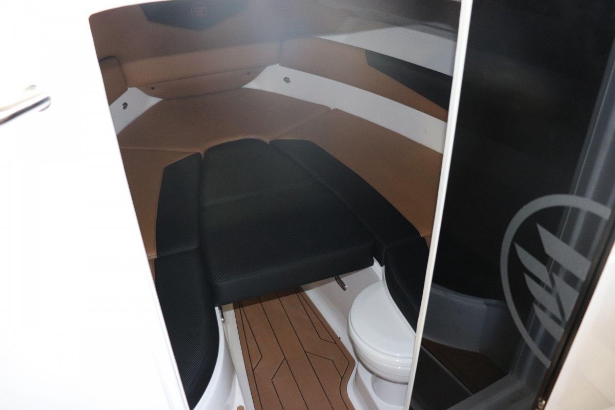 2024 Revival R760 Offshore Hard Top | Boat Research | Boats Online