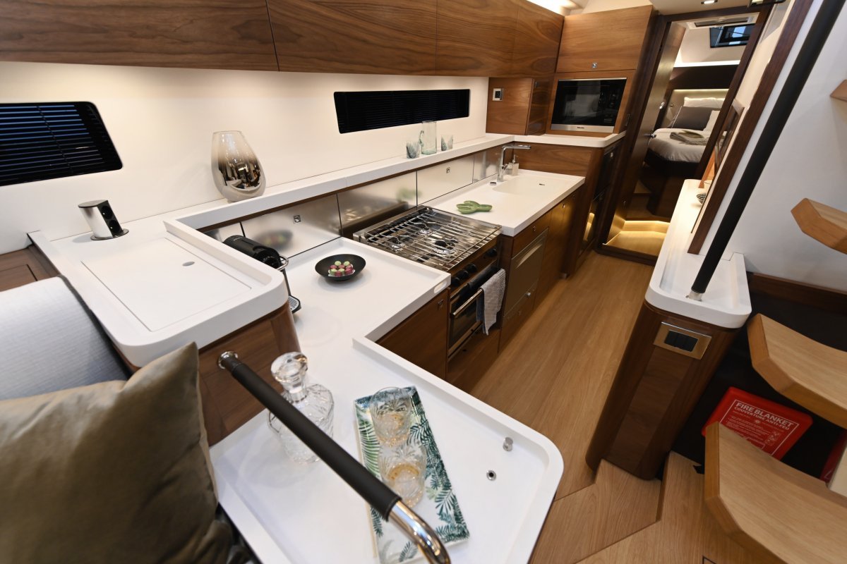 2025 Amel 50 | Boat Research | Yachthub