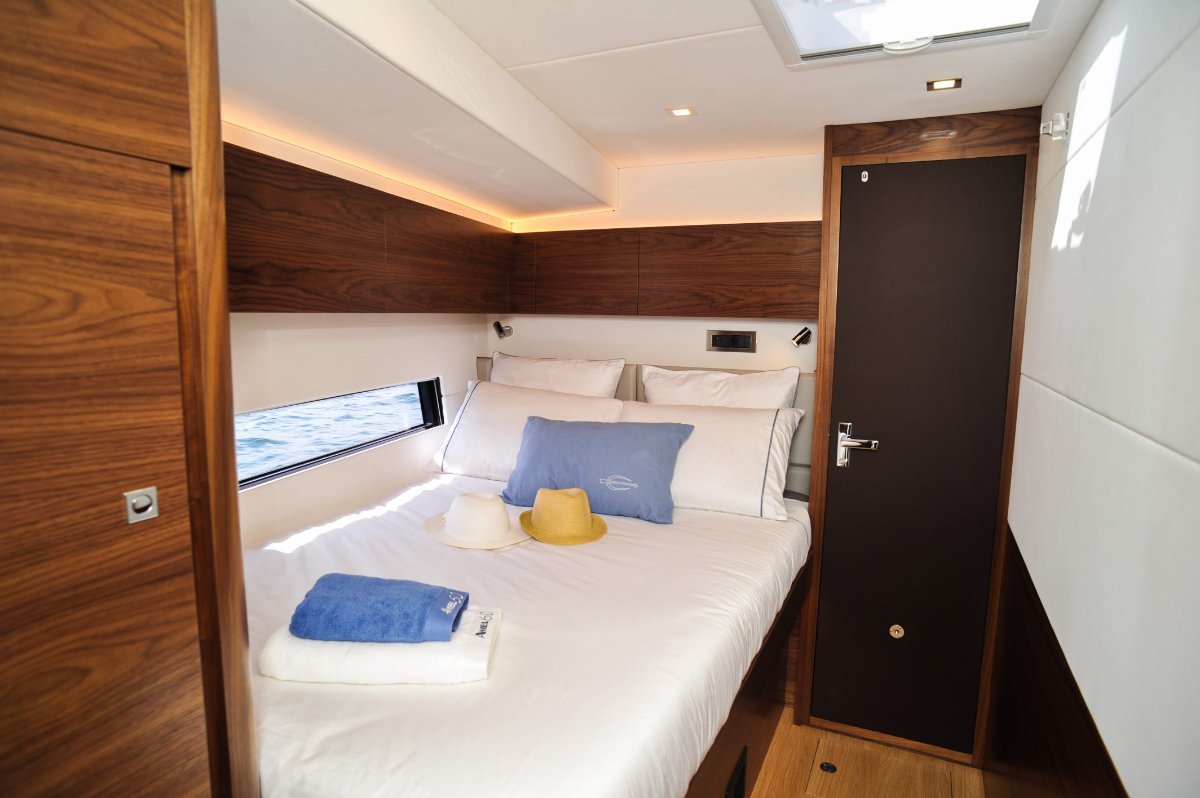 2025 Amel 60 | Boat Research | Yachthub