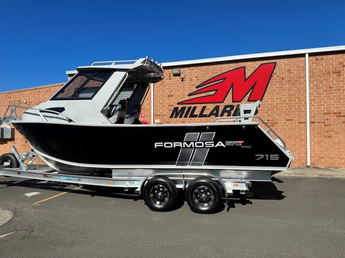 2023 Formosa 715 Srt Half Cabin Hard Top | Boat Research | Boats Online