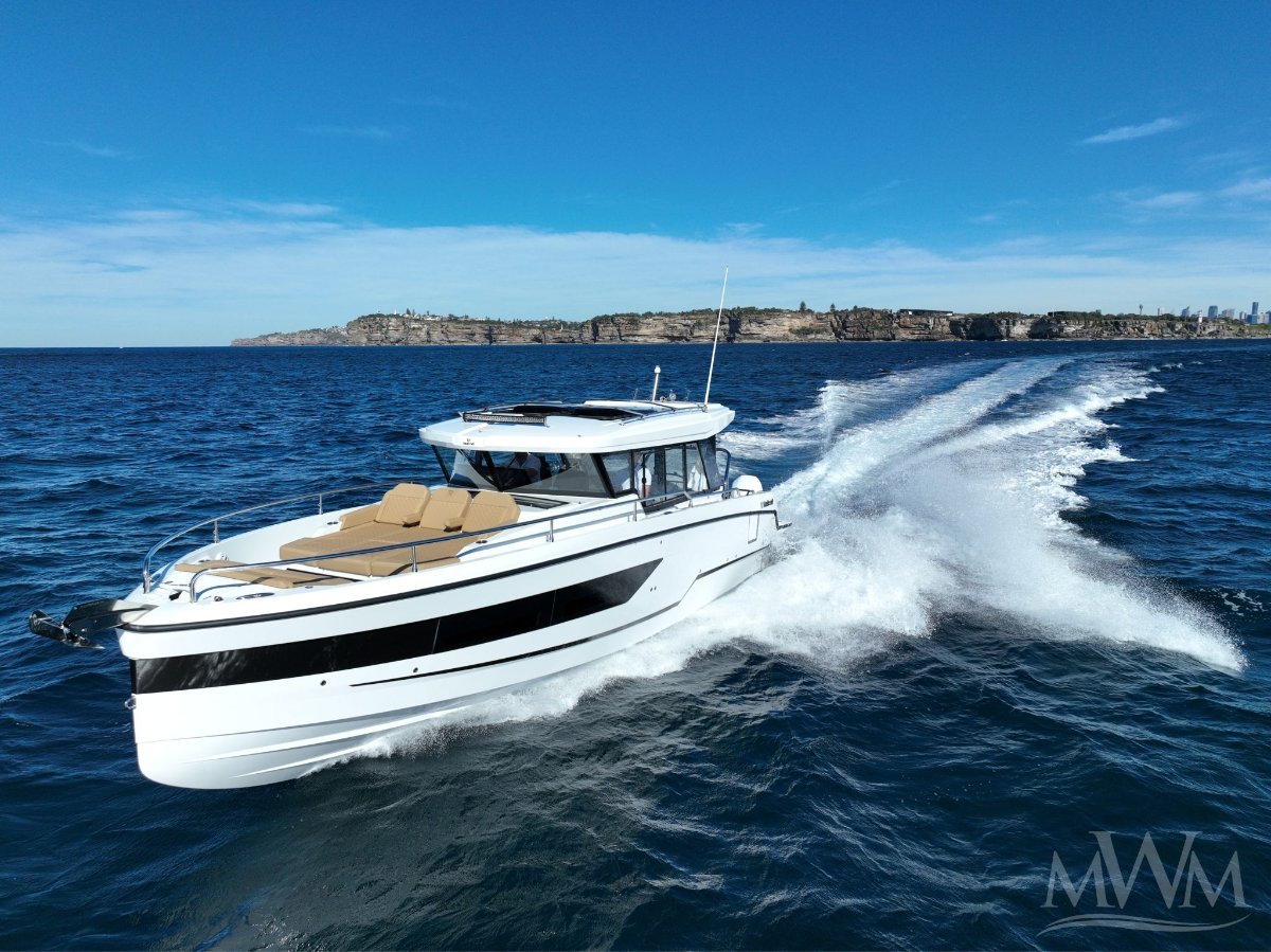 2024 Wellcraft 355 Commuter | Boat Research | Yachthub