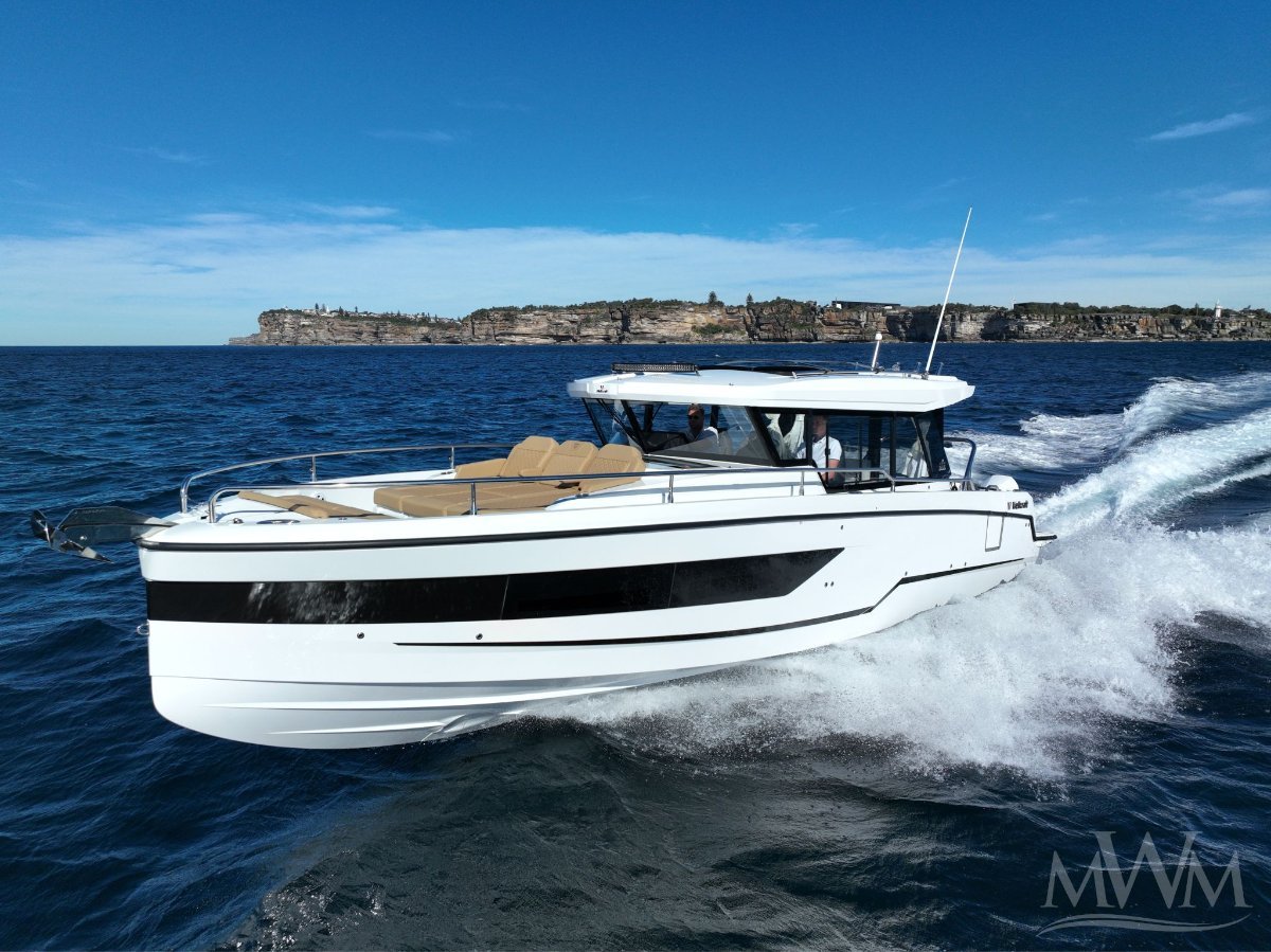 2024 Wellcraft 355 Commuter | Boat Research | Yachthub