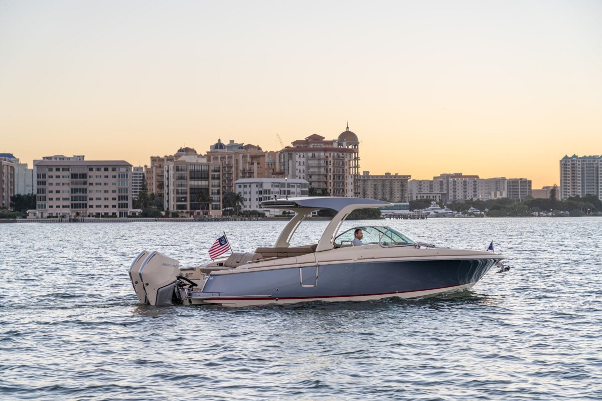 2024 Chris Craft Launch 31 Gt | Boat Research | Boats Online