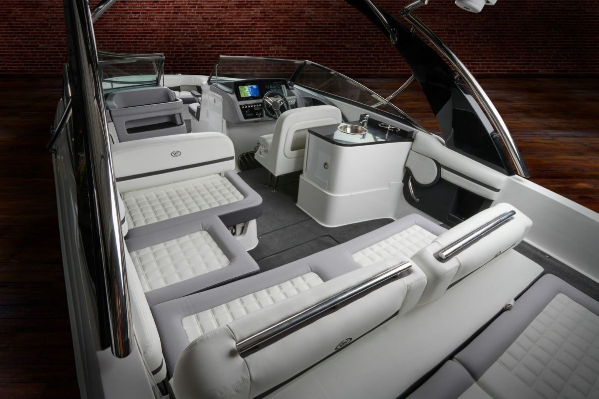 2024 Cobalt R30 Sterndrive | Boat Research | Yachthub