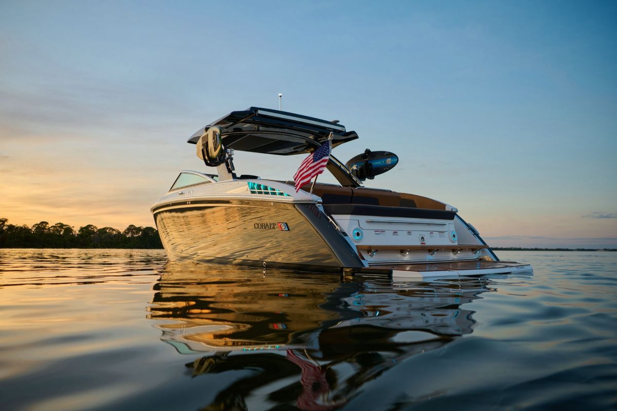 2024 Cobalt R33 Surf | Boat Research | Yachthub