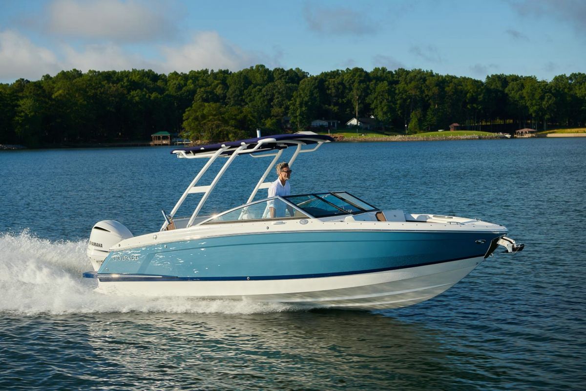 2024 Cobalt R4 Outboard | Boat Research | Boats Online