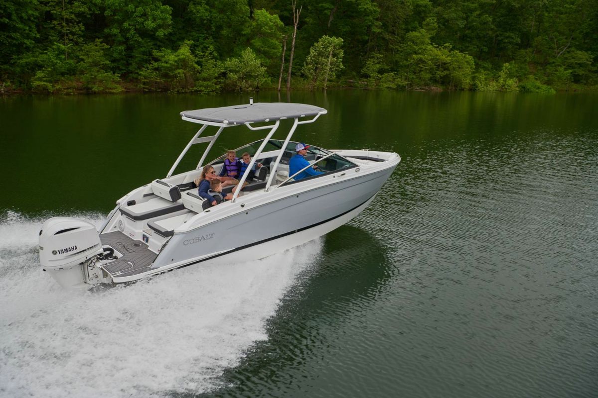 2024 Cobalt R6 Outboard | Boat Research | Boats Online