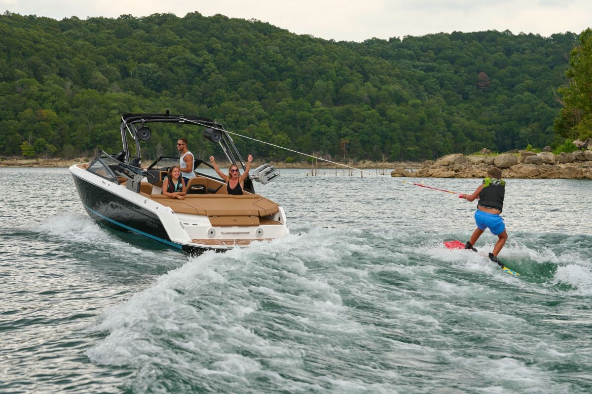 2024 Cobalt Cs23 Sterndrive | Boat Research | Yachthub