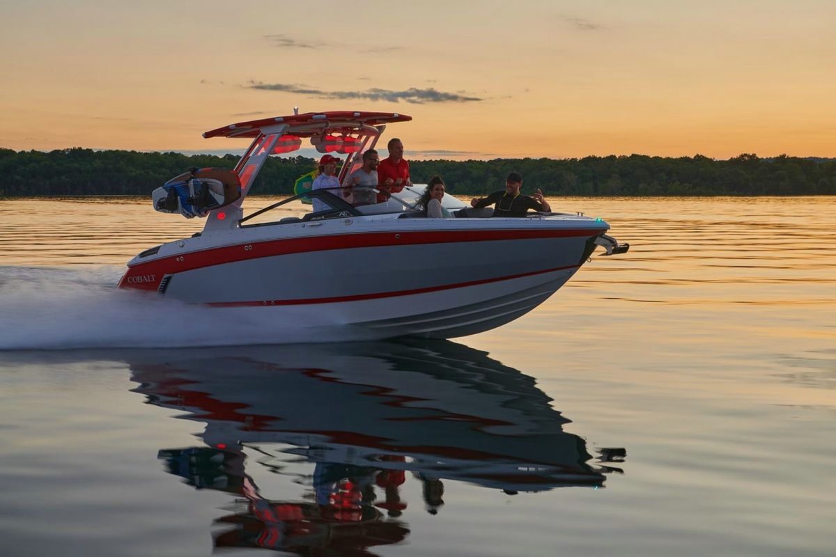 2024 Cobalt R6 Surf | Boat Research | Yachthub