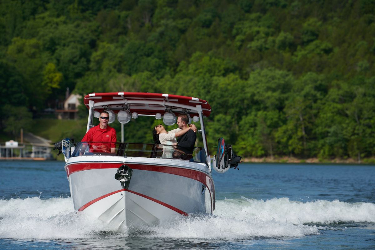 2024 Cobalt R6 Surf | Boat Research | Yachthub