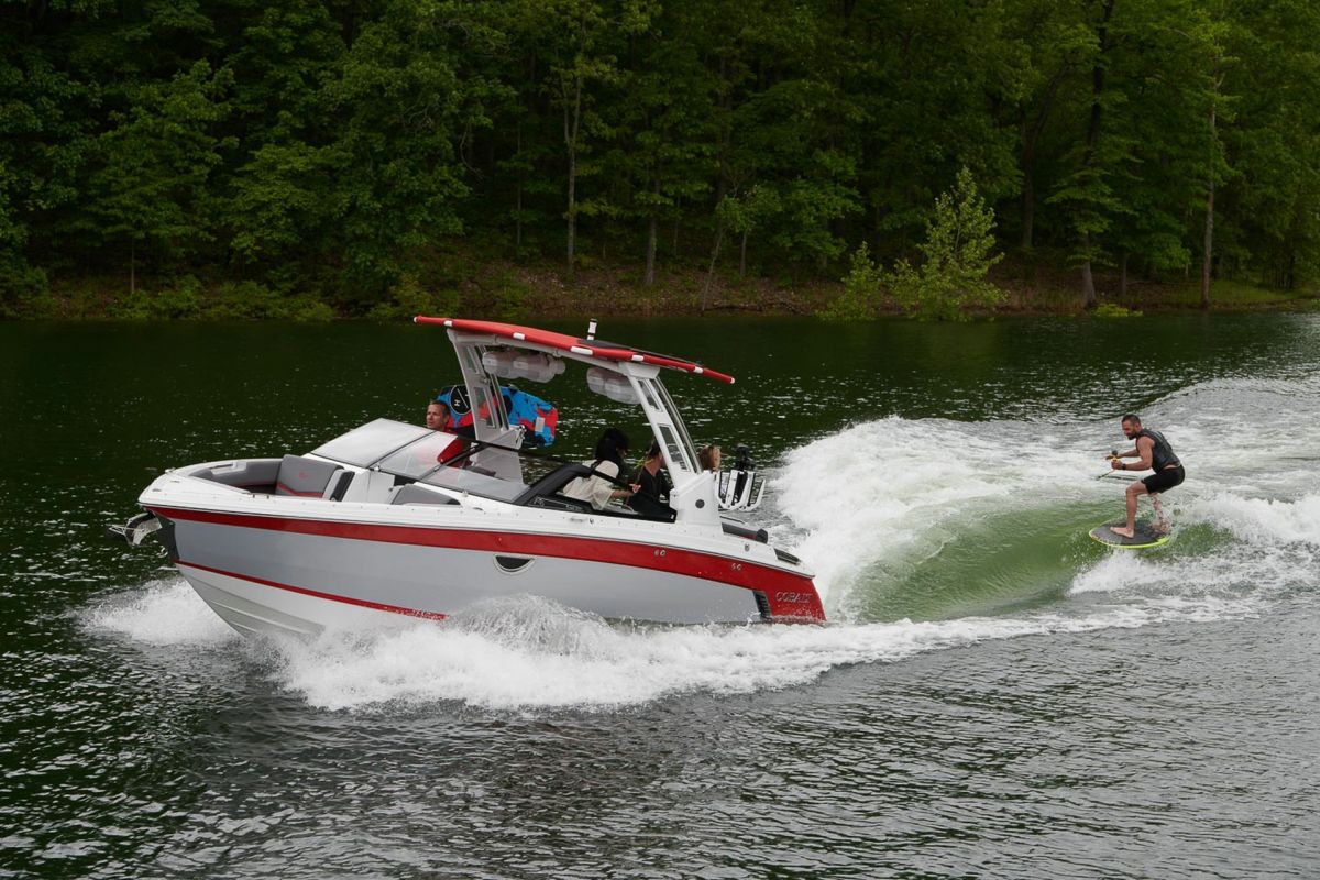 2024 Cobalt R6 Surf | Boat Research | Yachthub