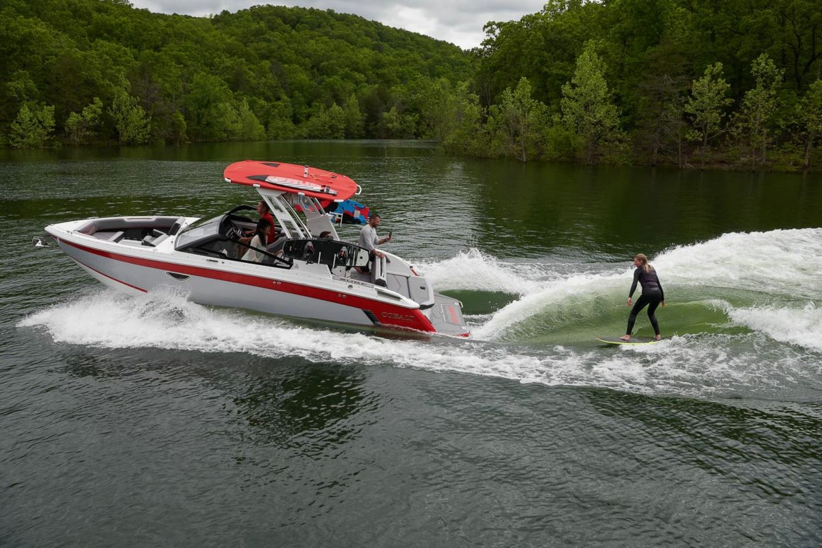 2024 Cobalt R6 Surf | Boat Research | Yachthub