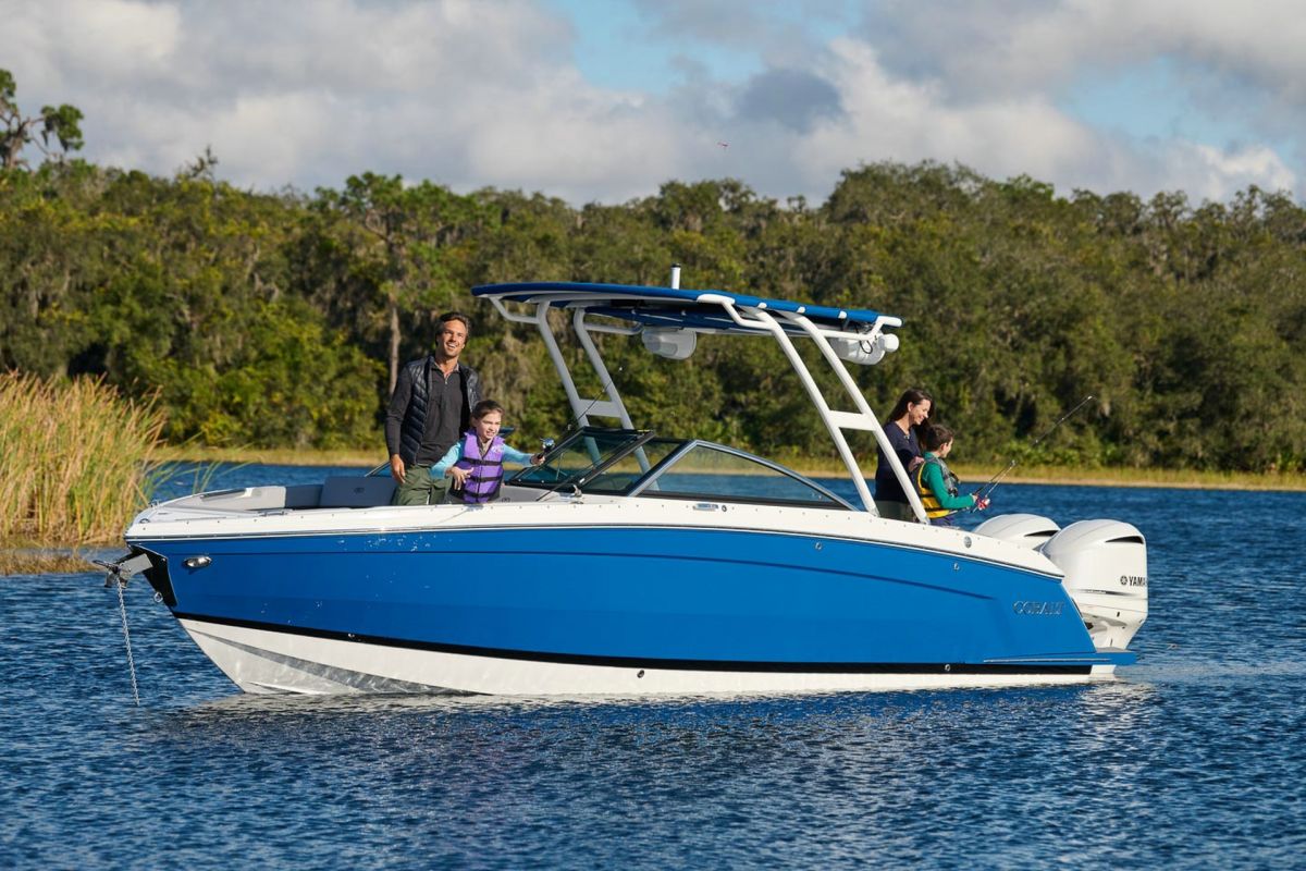 2024 Cobalt R8 Outboard | Boat Research | Boats Online