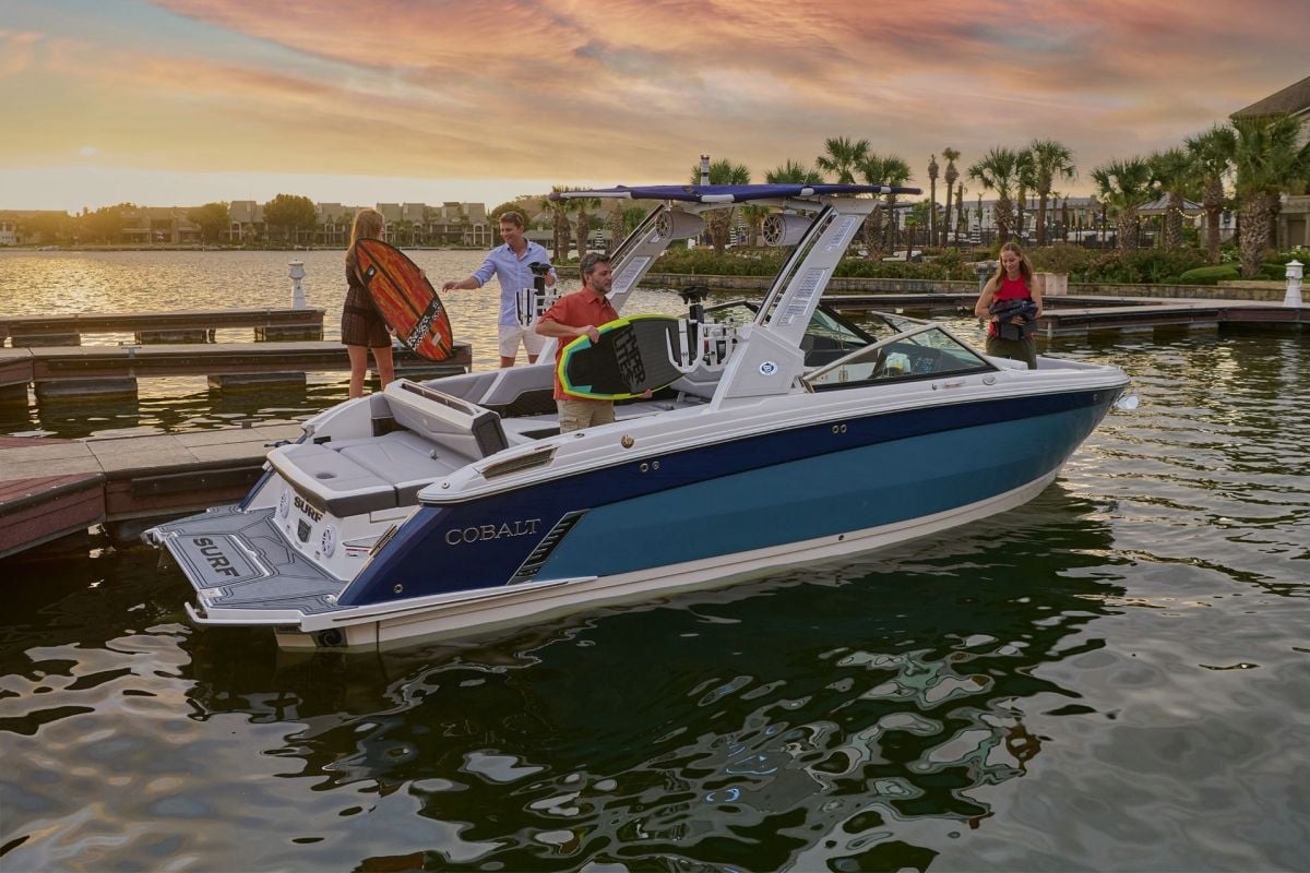 2024 Cobalt R8 Surf | Boat Research | Boats Online