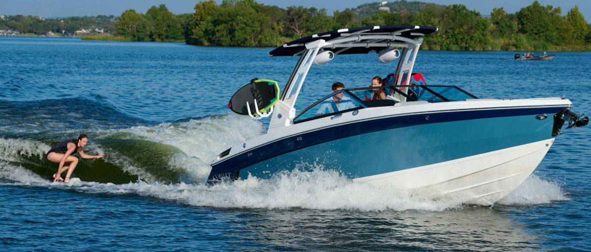 2024 Cobalt R8 Surf | Boat Research | Yachthub