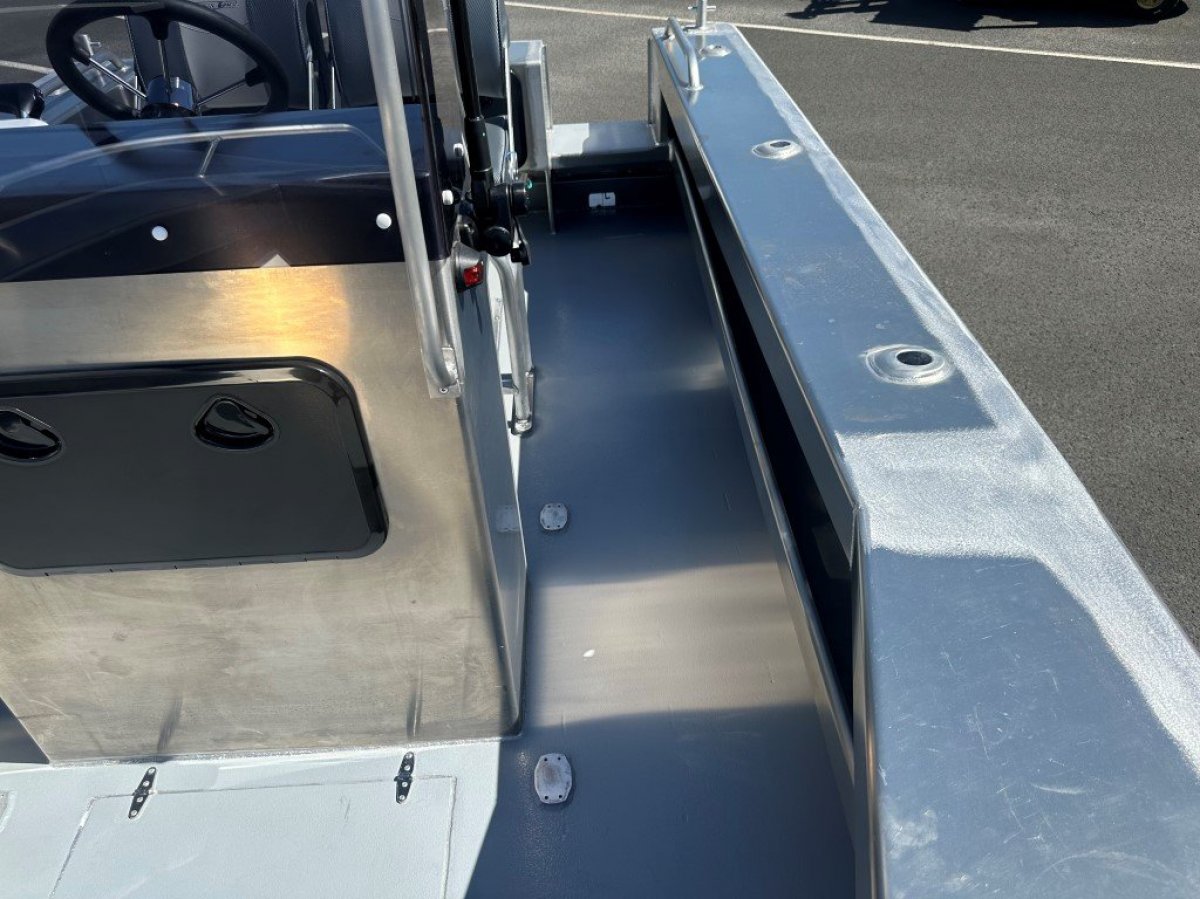 2023 Ballistic 600 Centre Console | Boat Research | BoatsOnline